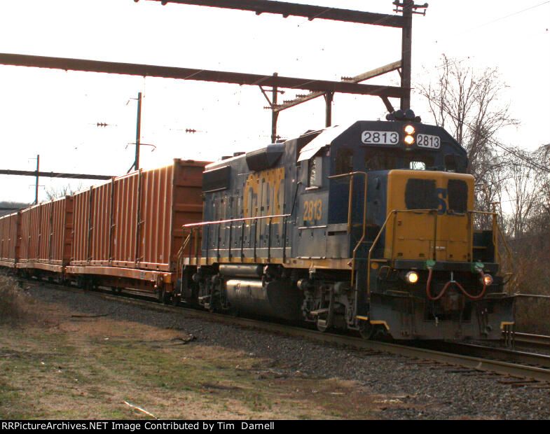 CSX 2813 on Q706